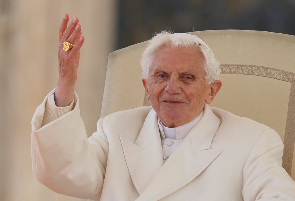 Pope delivers personal, emotional farewell address at audience ...