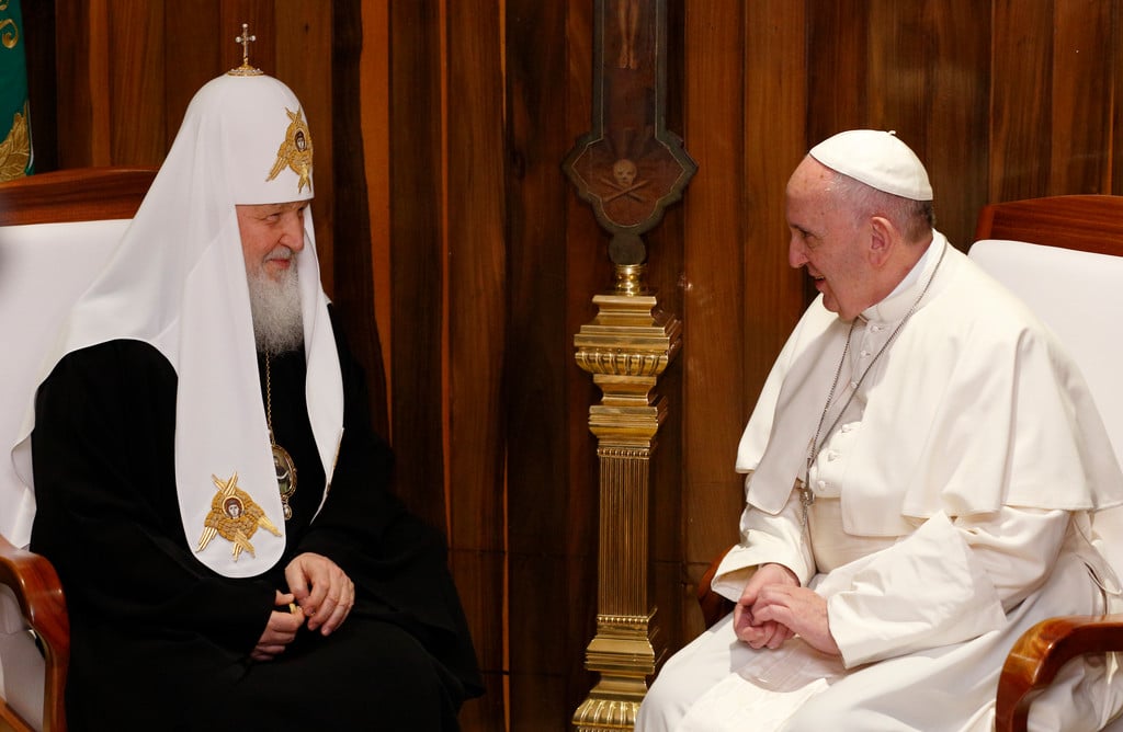 Brotherly embrace brings pope and Russian patriarch together ...