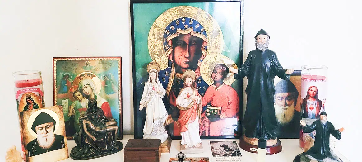 Religious decor creates a homey place to pray - Arlington Catholic Herald