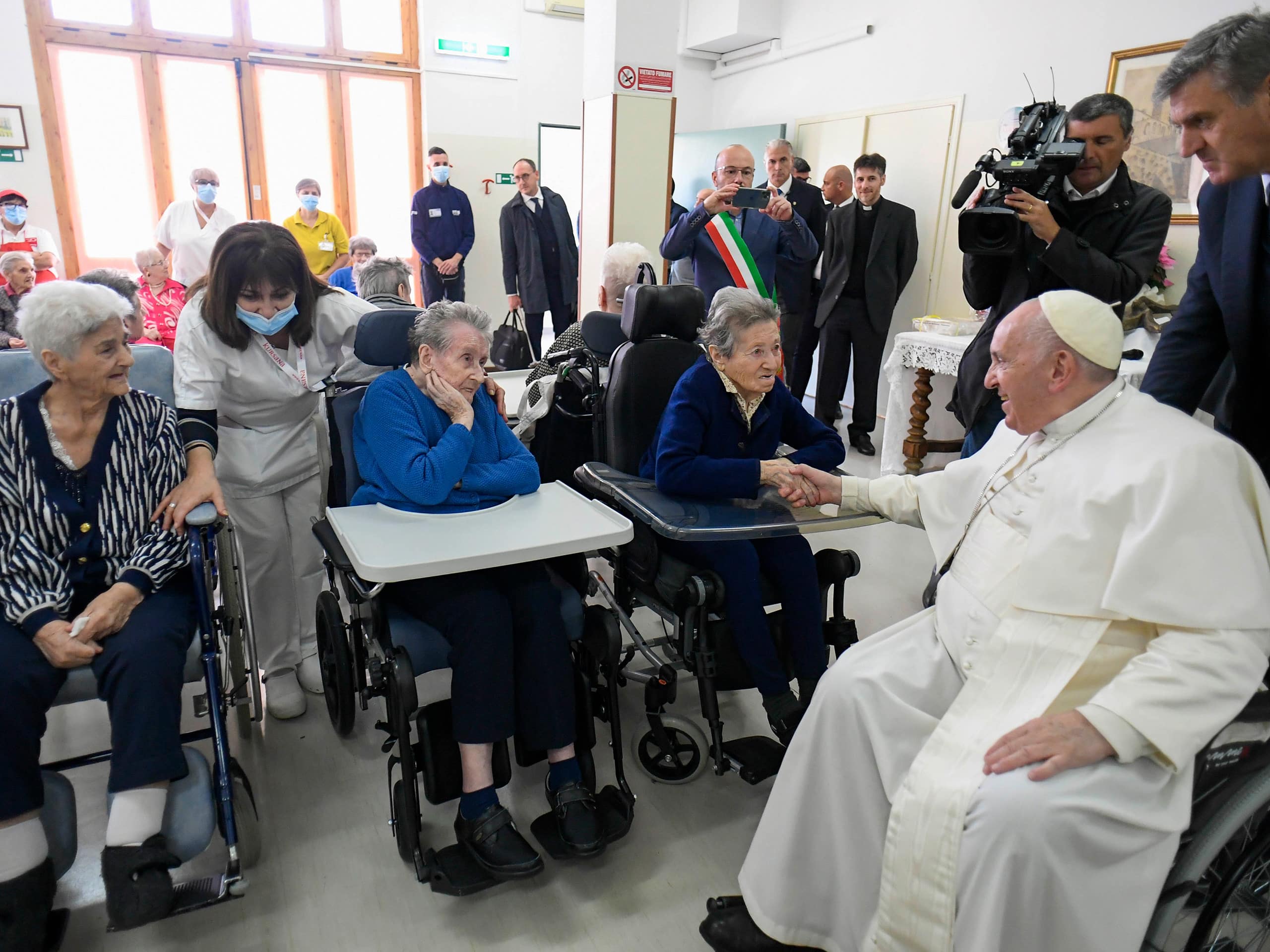 Visiting his family, pope celebrates feast of Christ the King ...