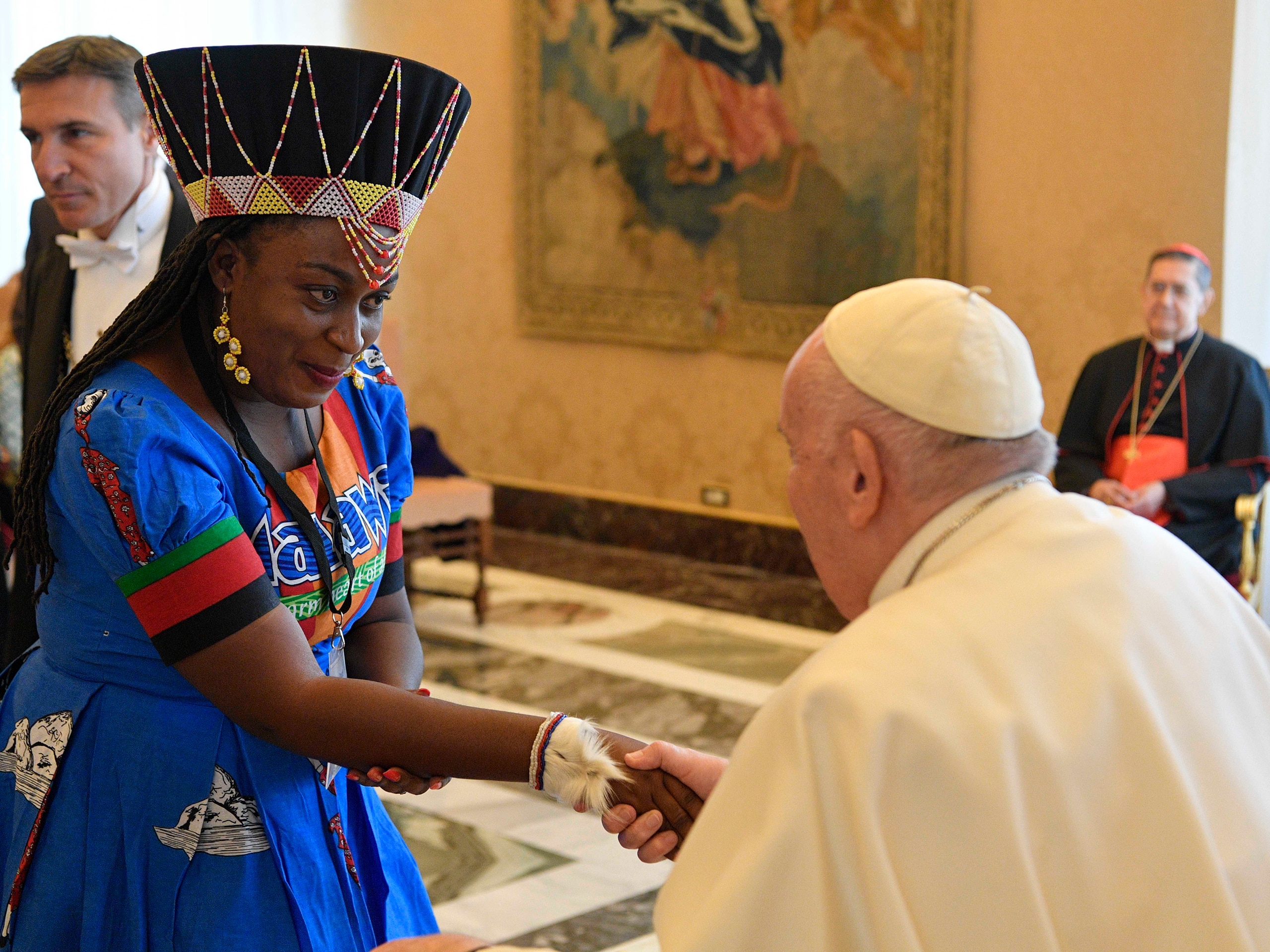 Women help religions share wisdom, promote peace, pope says - Arlington ...