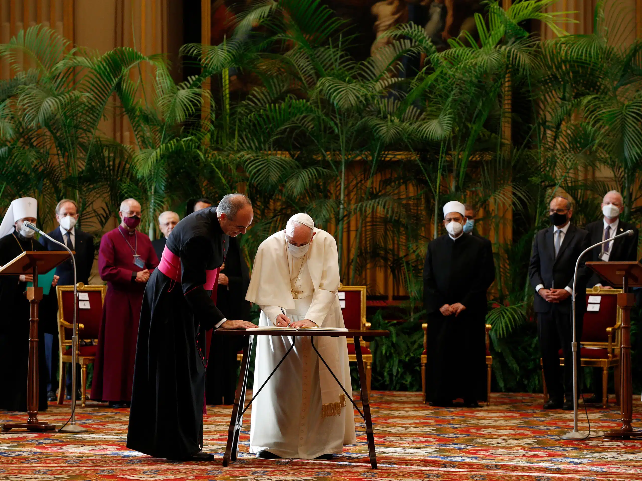 Women play decisive role in Vatican diplomacy, says senior official ...
