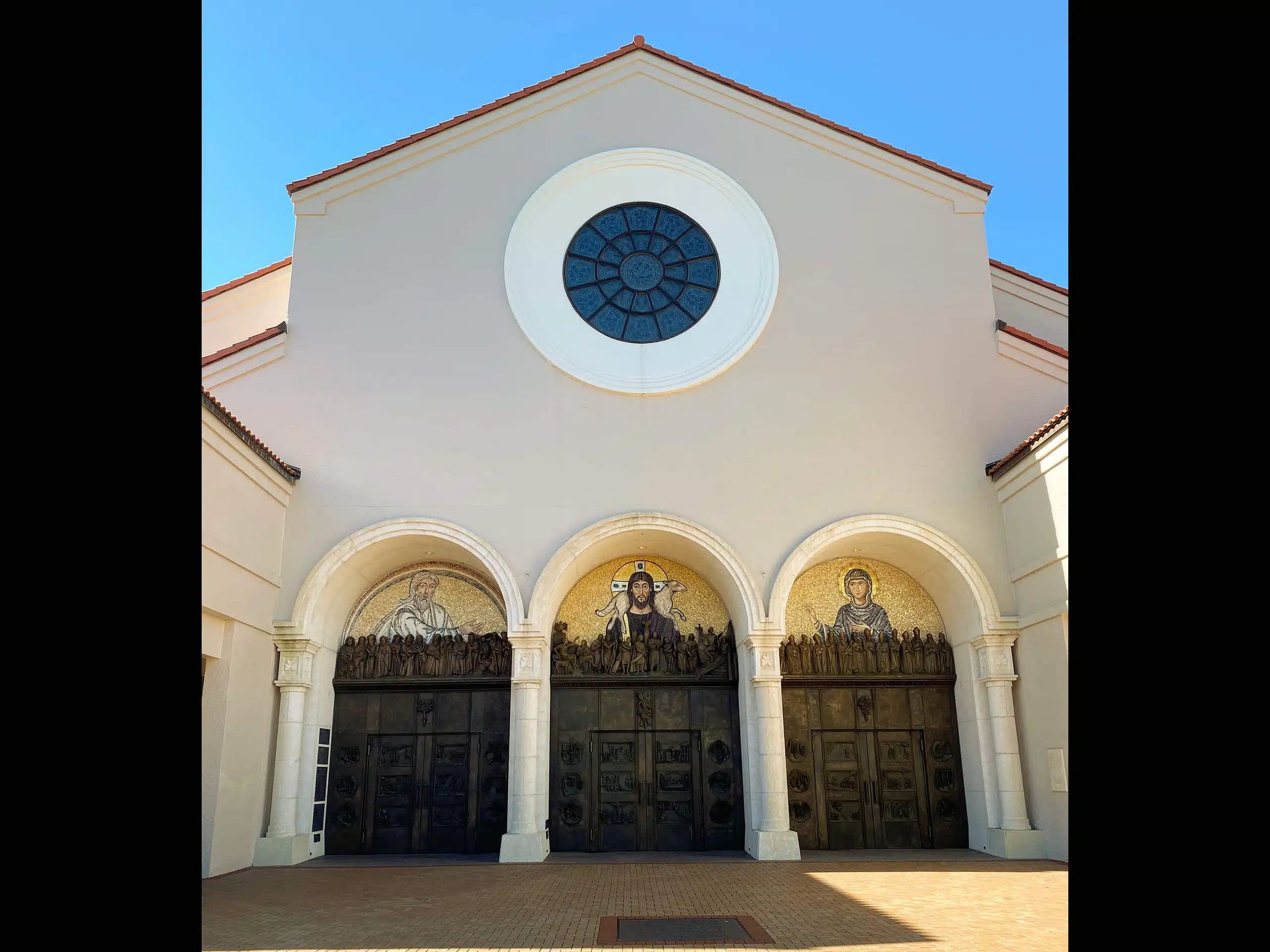 Orlando basilica ministers to Catholics visiting Disney World and more ...