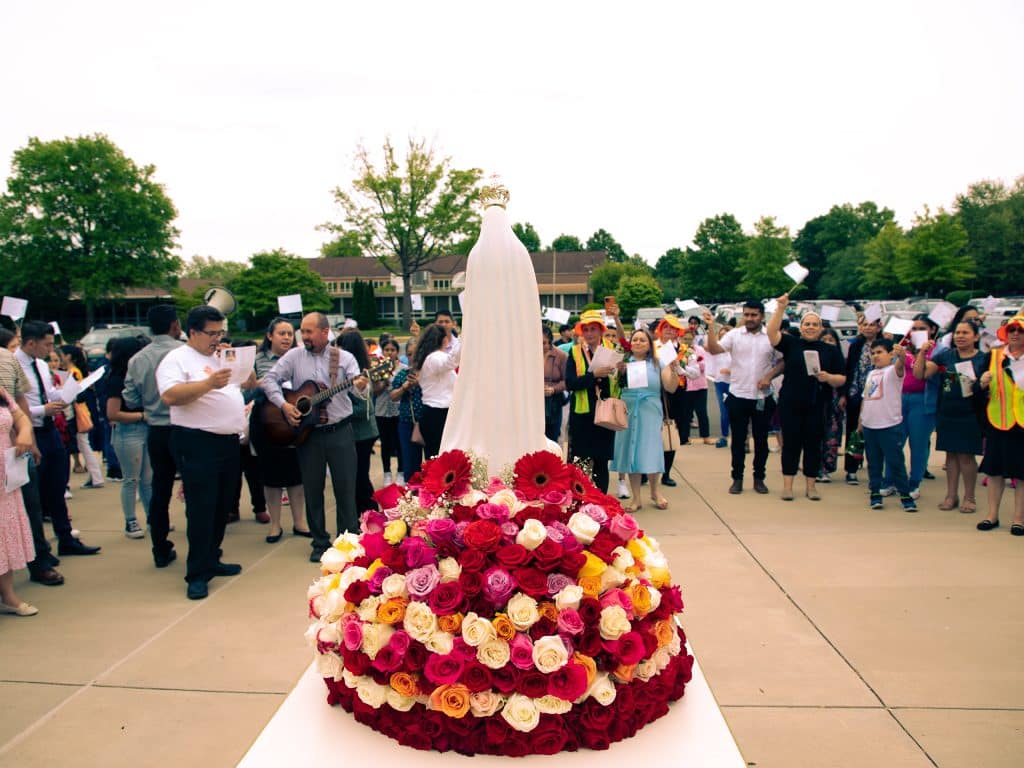 Marian procession in Herndon - Arlington Catholic Herald