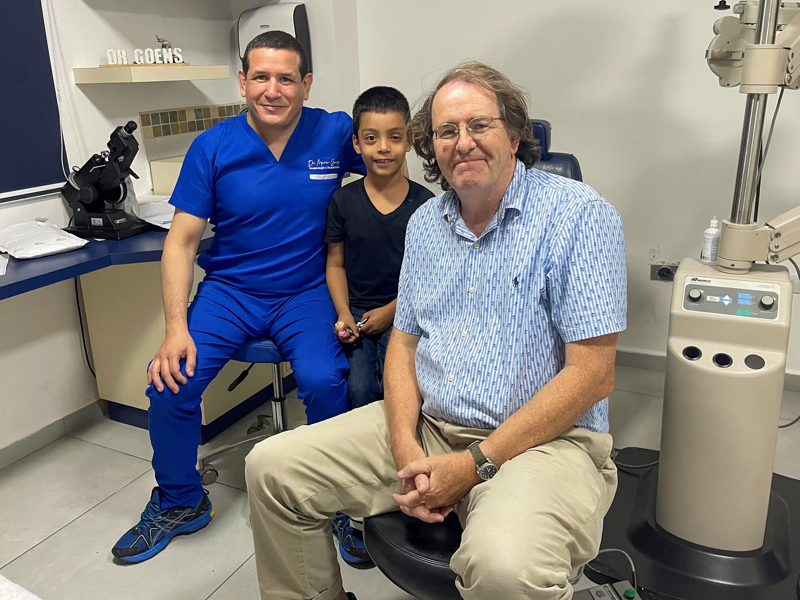 Ocularista Michael Hughes dona ojos a El Salvador - Arlington Catholic ...