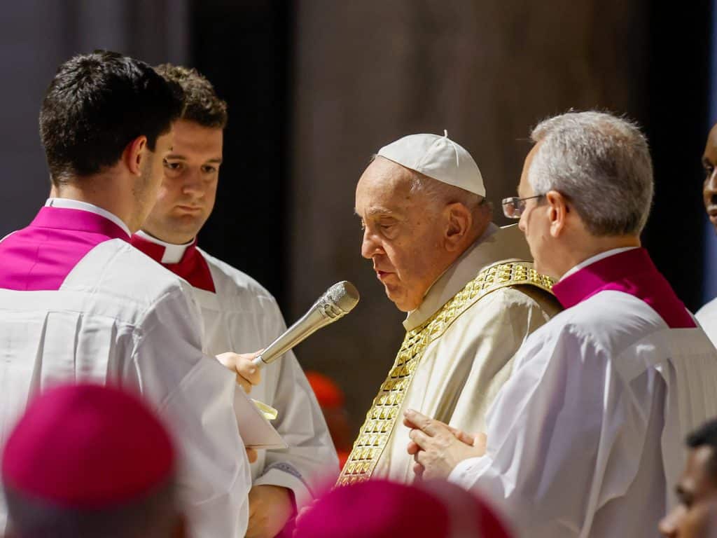 Proclaiming Holy Year, pope says it is time to strengthen and share ...