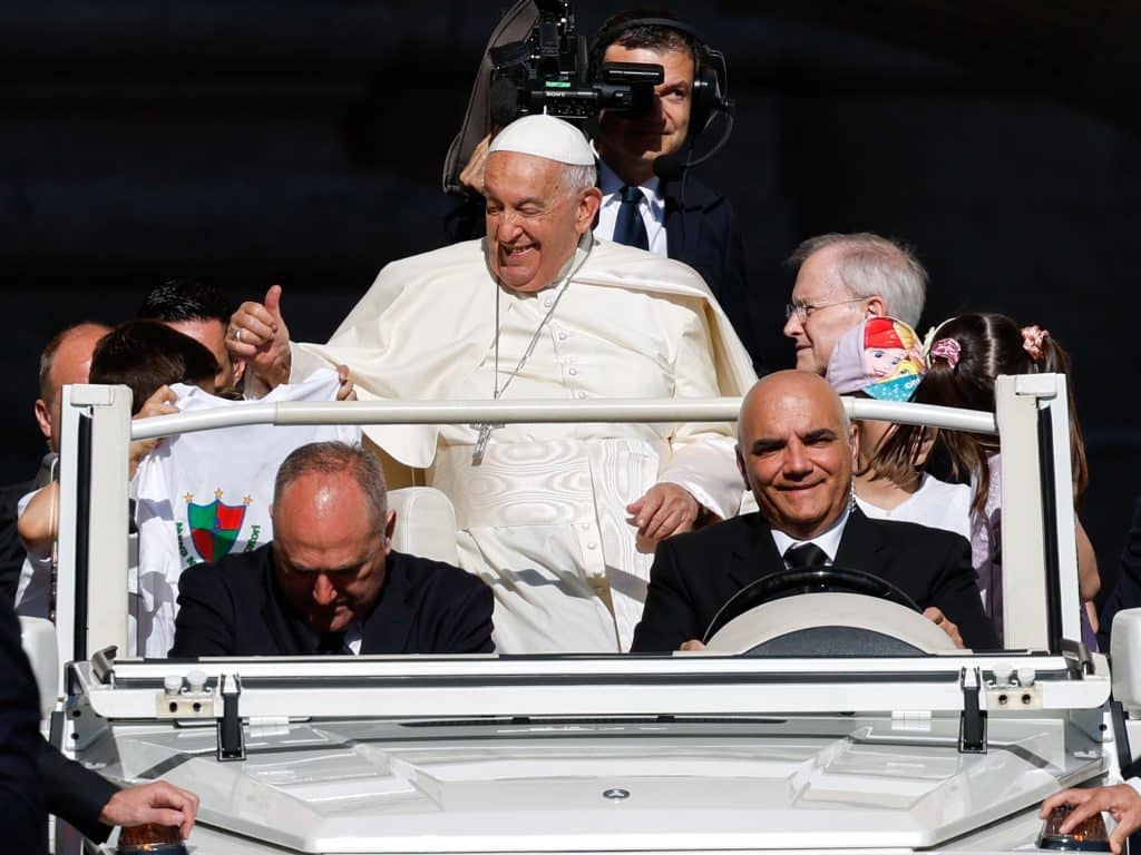 Pope preparing document on Sacred Heart of Jesus to renew church, world ...
