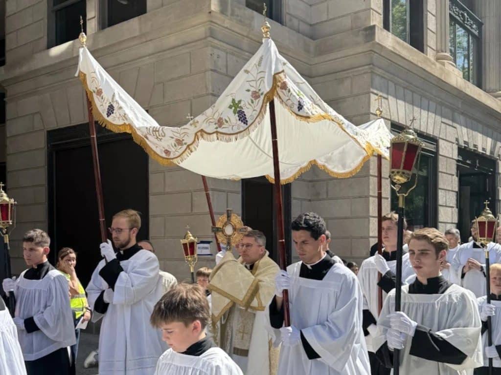 ‘It brought me here’: Third annual Eucharistic procession held in ...
