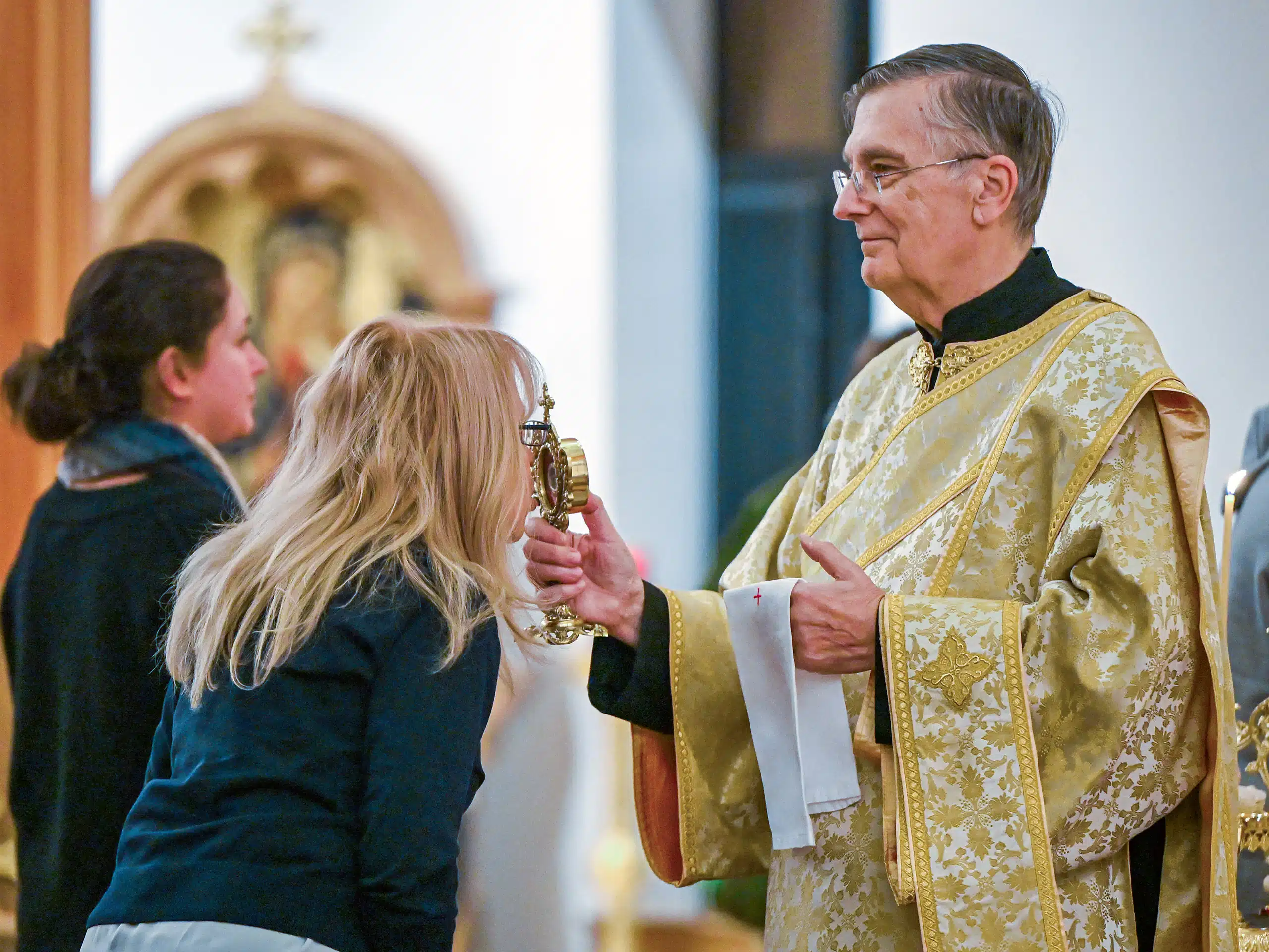 A rare relic of St. Nicholas makes an appearance at an Annandale parish ...